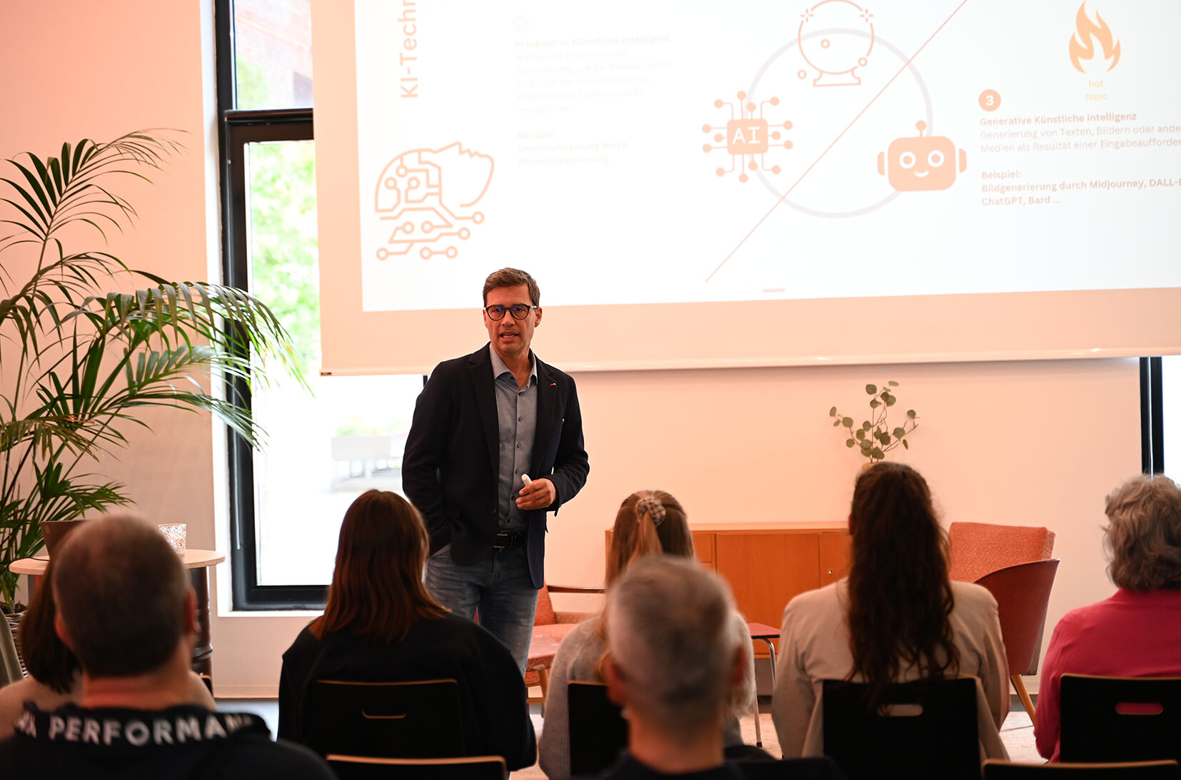 Orientierung im KI-Dschungel - WKO - Werbung und Fachkommunikation